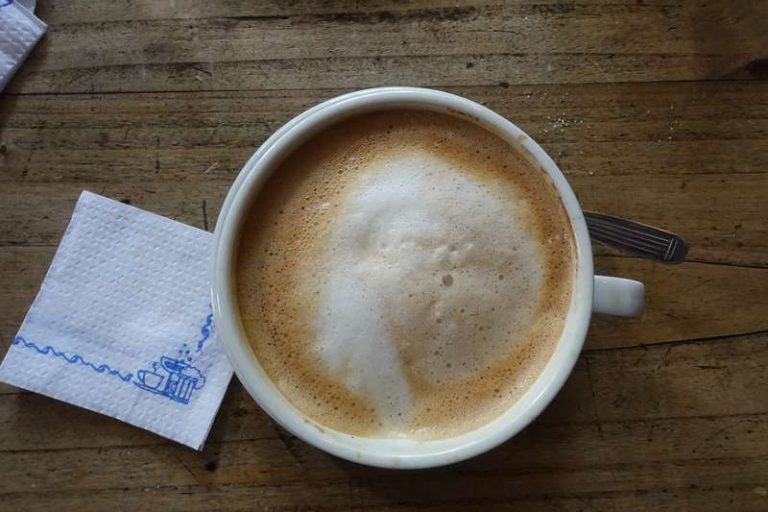 How to Make a Cortado (Balanced & Smooth Recipe)