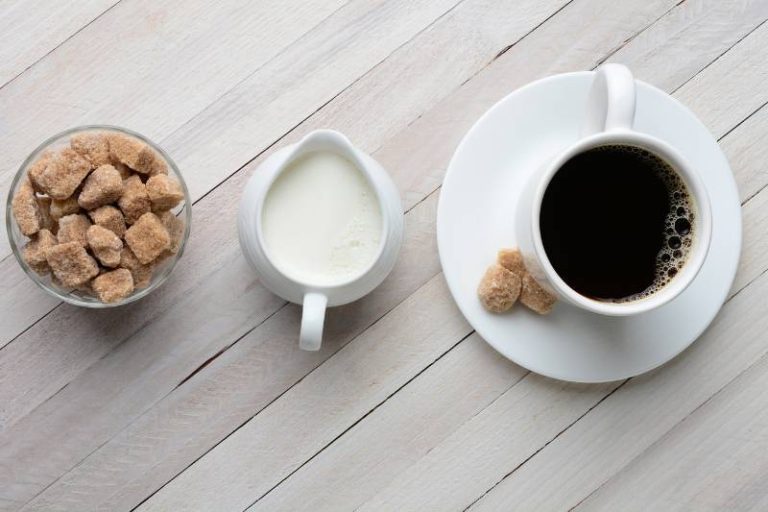 How Much Cream And Sugar To Put In Coffee (Step-By-Step)