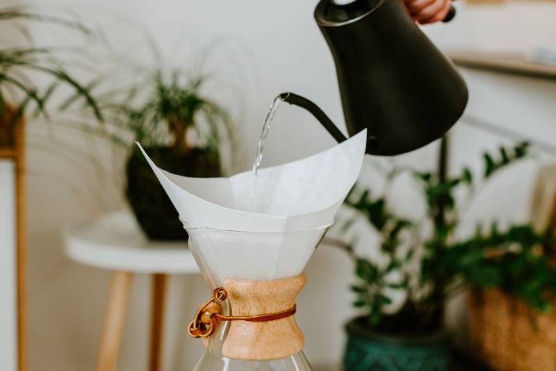 How To Use A Chemex To Brew Fantastic Coffee (Step-By-Step)