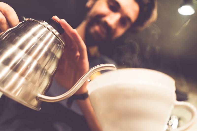How To Brew Coffee With a Kalita Wave (Step-By-Step Guide)