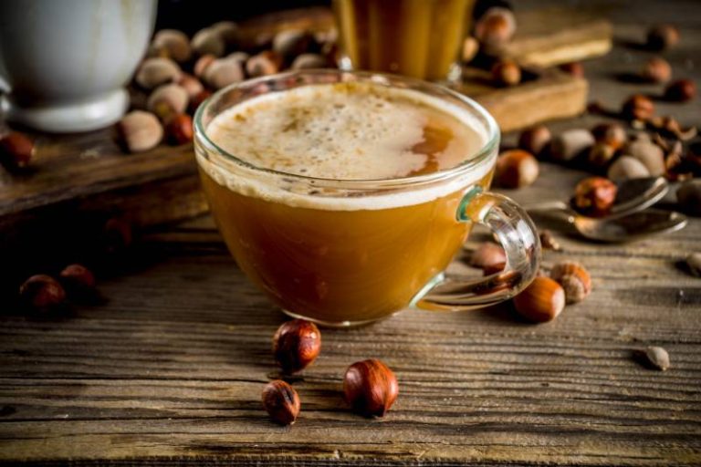 How To Make a Hazelnut Latte At Home (Step-by-Step)