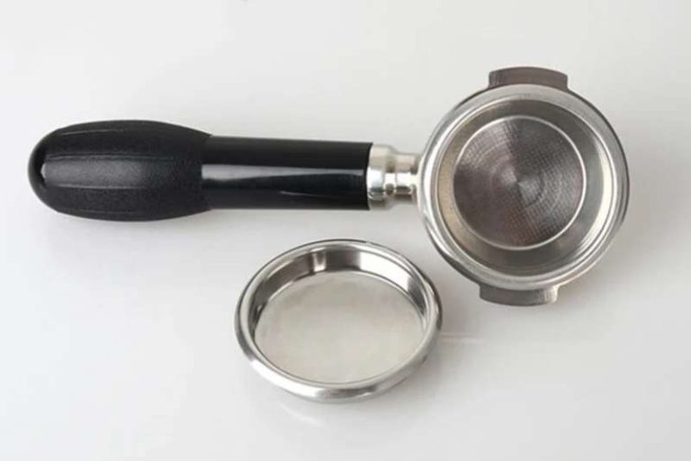 How to Backflush an Espresso Machine (5 Easy Steps)