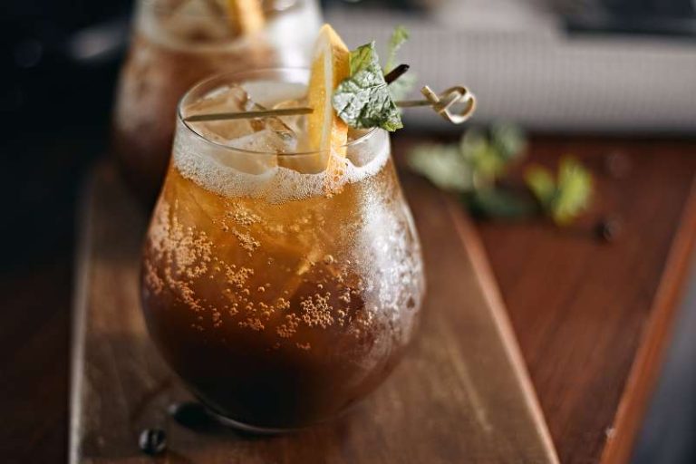 How To Make Espresso Tonic (Easy & Quick Recipe)